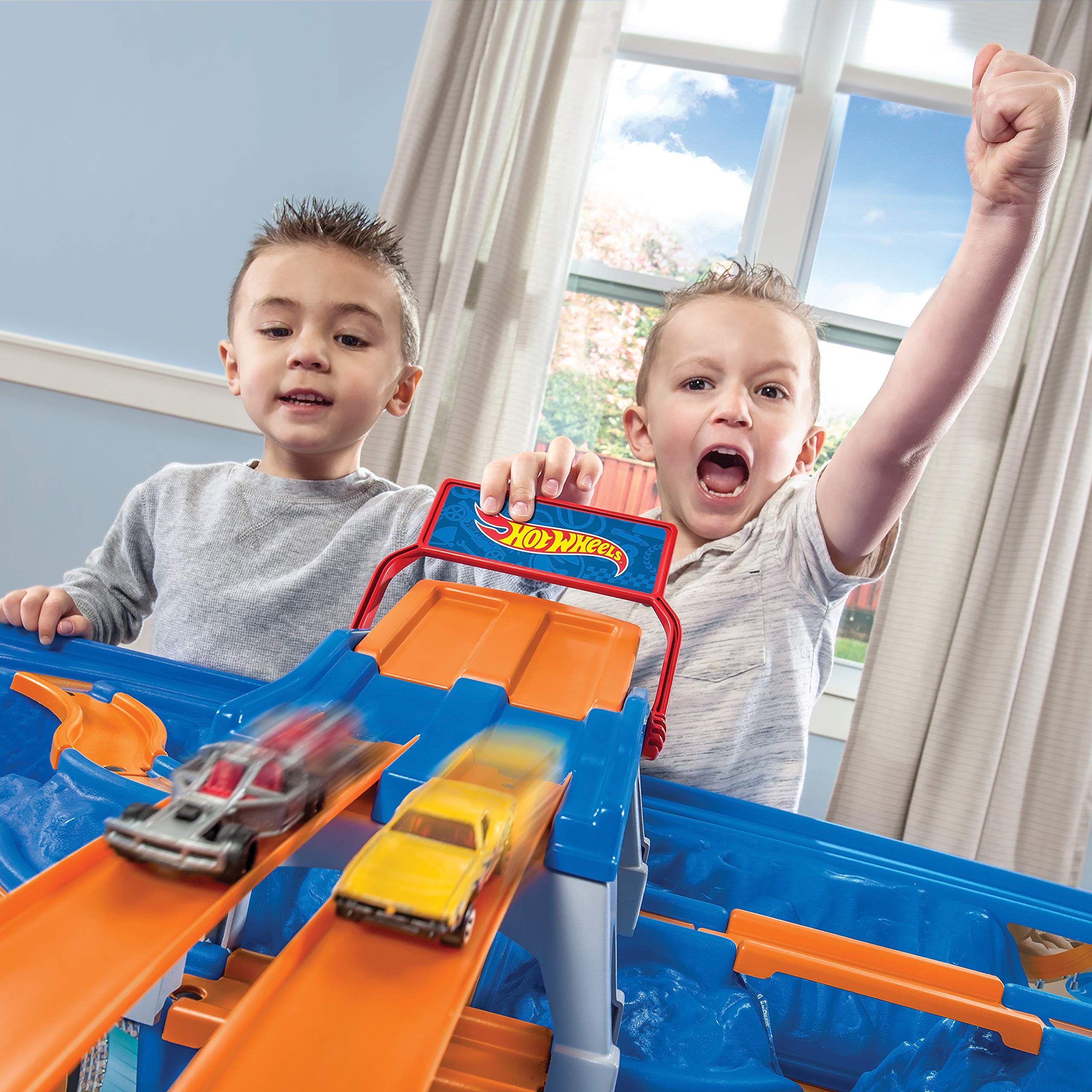 Step2 Hot Wheels Car & Track Play Table — 🛍️ The Retail Market