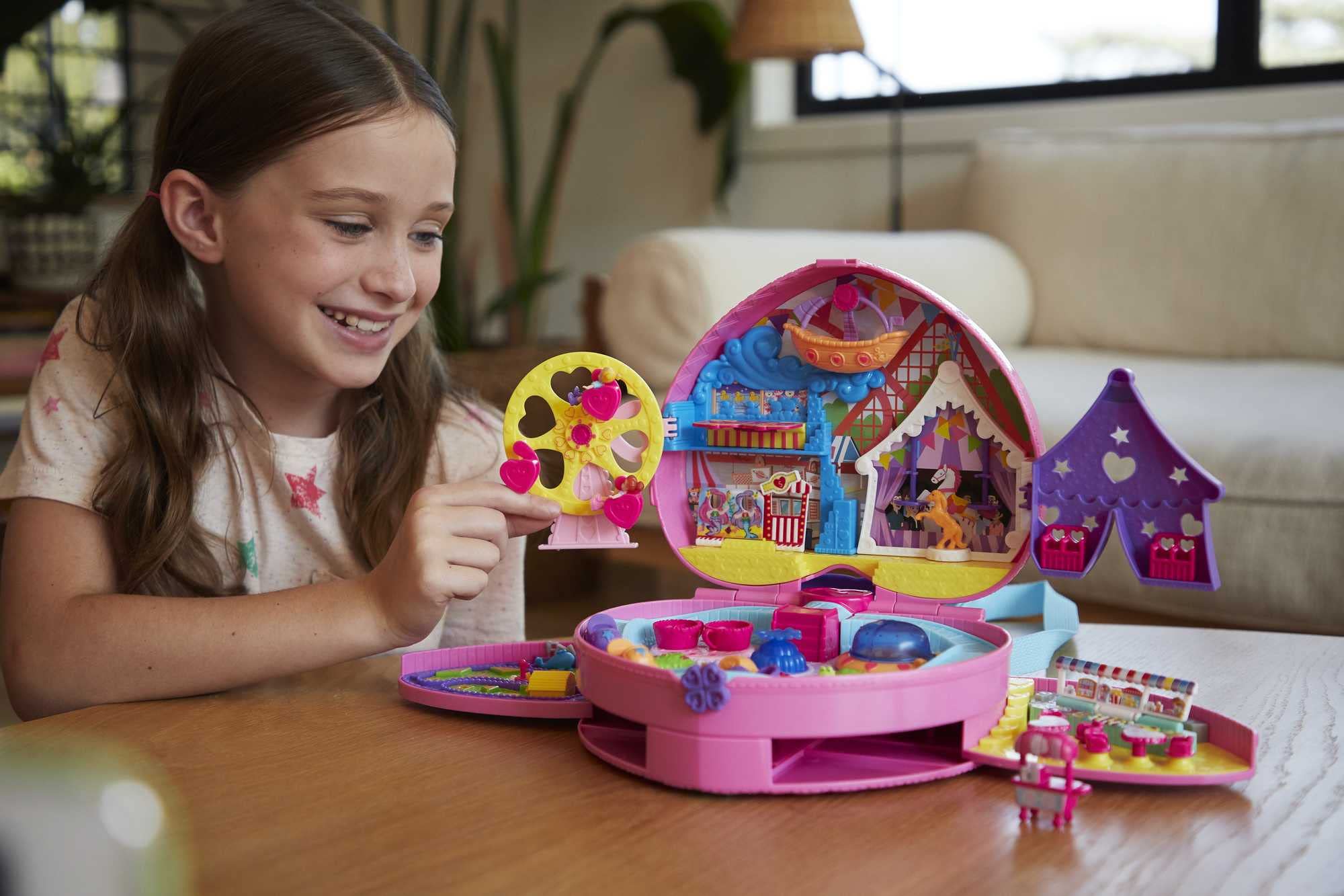 Polly Pocket 2-in-1 Travel Toy Playset with 2 Micro Dolls & Ice Cream ...